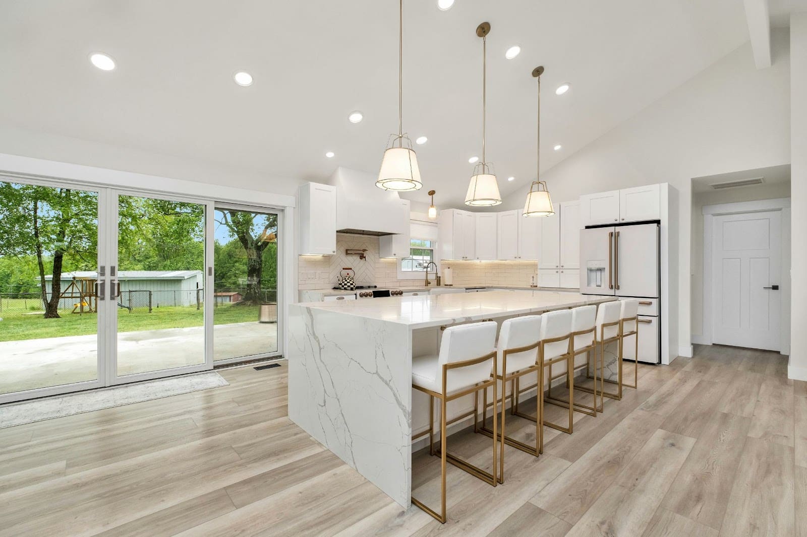 How to Choose the Perfect Material for Custom Countertops - Marble Builders